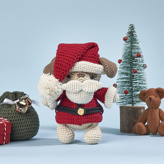 Ravelry: Amigurumi Santa Pug pattern by Erinna Lee