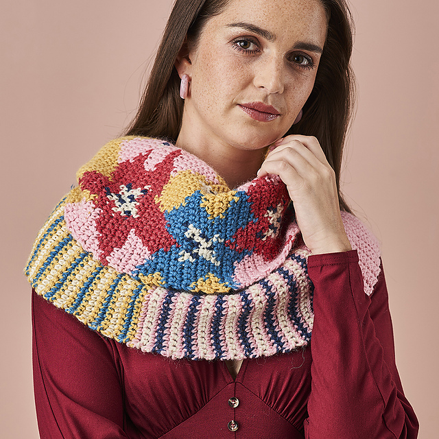 Ravelry: Floral Infinity Cowl pattern by Florencia Campos-Correa