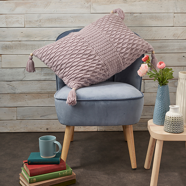 Ravelry: Wave Stitch Cushion pattern by Lisa Hendry