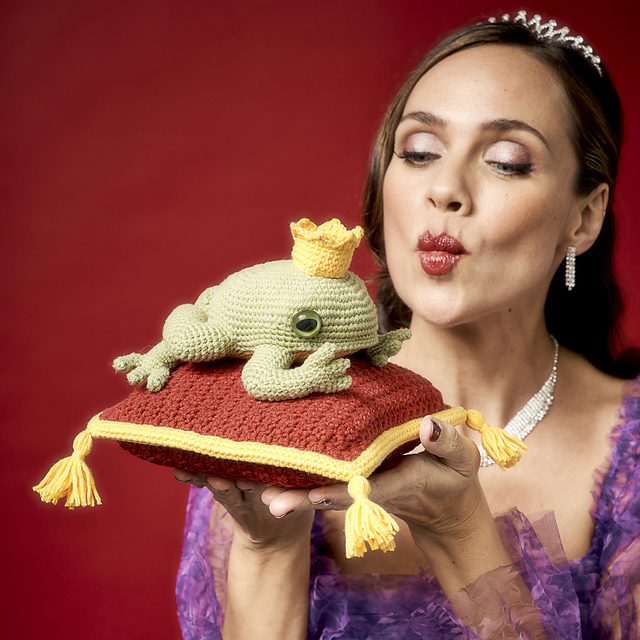 Ravelry: Frog Prince pattern by Victoria Kairis