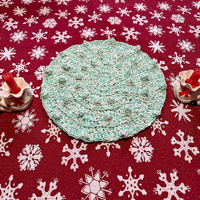 Ravelry: Christmas Table Trivet pattern by Melanie Jane