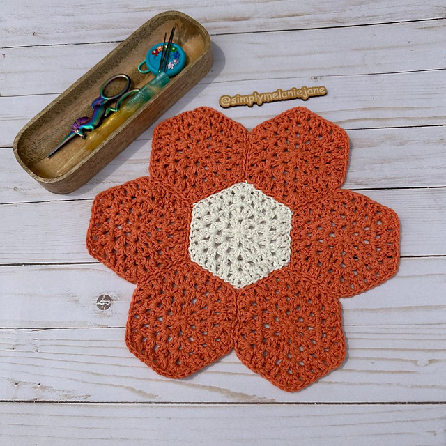 Ravelry: Hexagon Flower pattern by Melanie Jane
