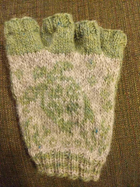 Ravelry: Turtle Selbu Fingerless Gloves pattern by Nine Worlds Designs