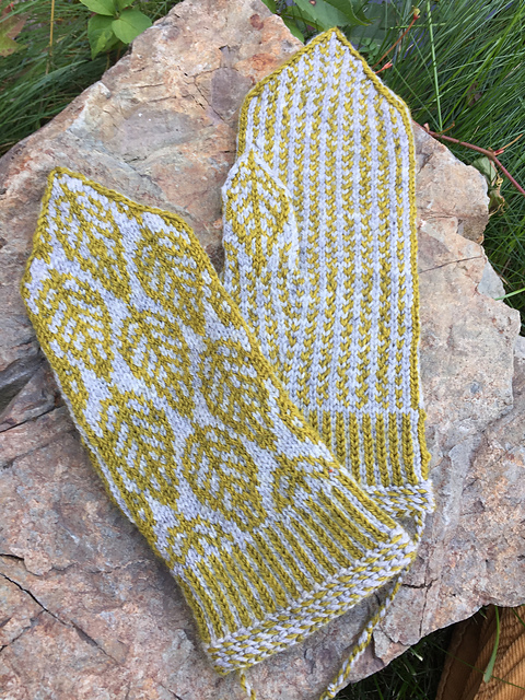 Ravelry: Autumn Leaves Mittens pattern by Sisu Designs