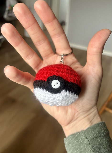 Ravelry: Poke Ball Keychain pattern by Vivien Leanne Jacob