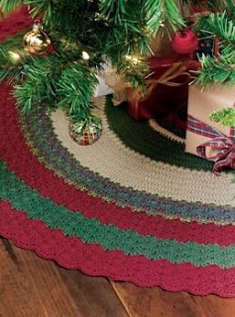 Ravelry: Yarn Creations for Christmas: Tree Skirt pattern by Margret ...