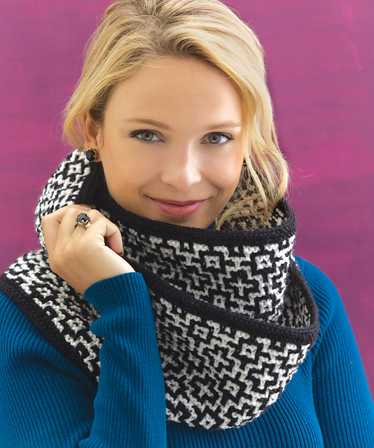 Ravelry: Graphic Mosaic Cowl pattern by Susan Lowman