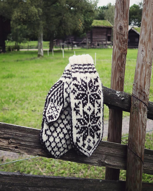 Ravelry: Sildra pattern by Skeindeer Knits