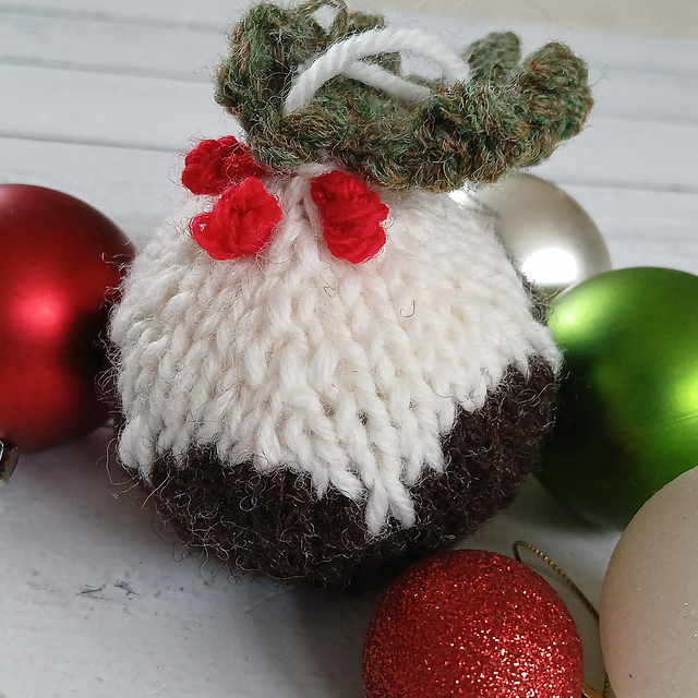 Ravelry: Christmas Pudding Bauble pattern by The Slipped Stitch