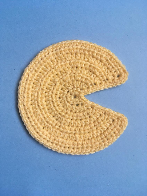 Ravelry: Pac-Man Applique pattern by Slipstitch Hollow
