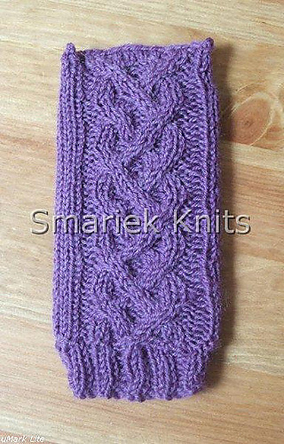 Ravelry: Four Rib Braid Cabled iPod Touch Sock pattern by SmarieK
