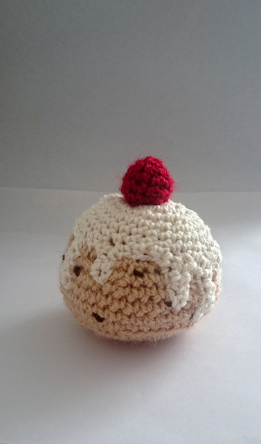 Ravelry: current bun nursery rhyme miniatures pattern by Karen Goss