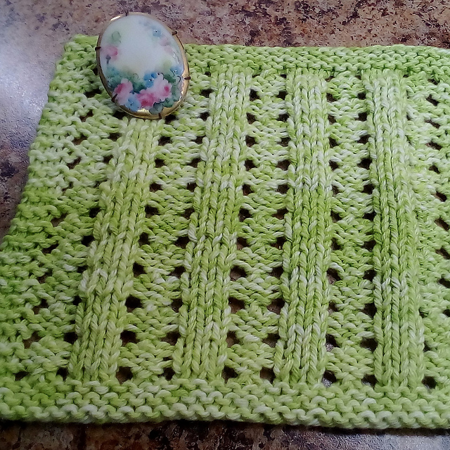 Ravelry: String of Diamonds Dishcloth pattern by Freda Davenport