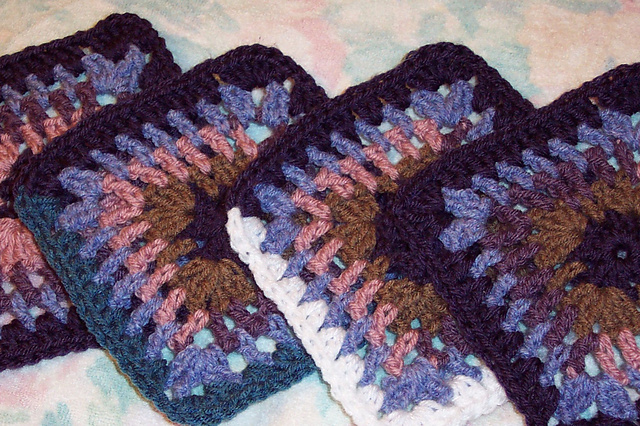 Ravelry: Log Cabin 7 x 7 square pattern by Donna Mason-Svara