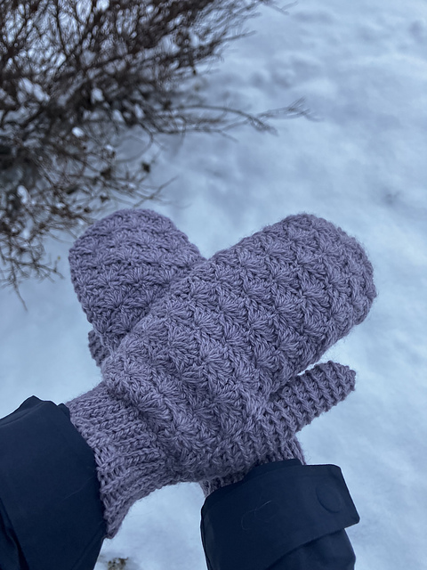 Ravelry: Harpa vettlingar pattern by Snædís Hanna