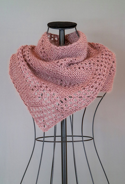 Ravelry: Autumn Hug Shawl pattern by Satu Kesävaara