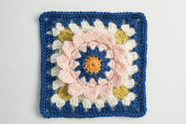 Ravelry: Giant 3D Flower Granny Square pattern by GrannySquare.Me