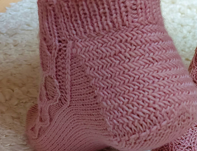 Ravelry: Marshmallow pattern by Bernadett Hegedüs