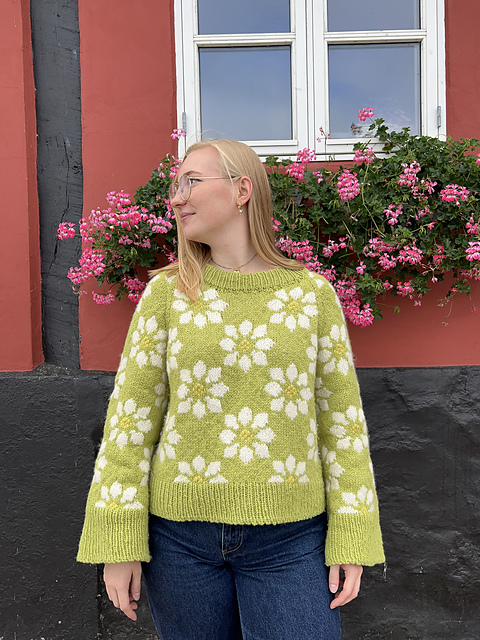 Ravelry: Josefine Sweater Chunky pattern by Solvara Knitwear
