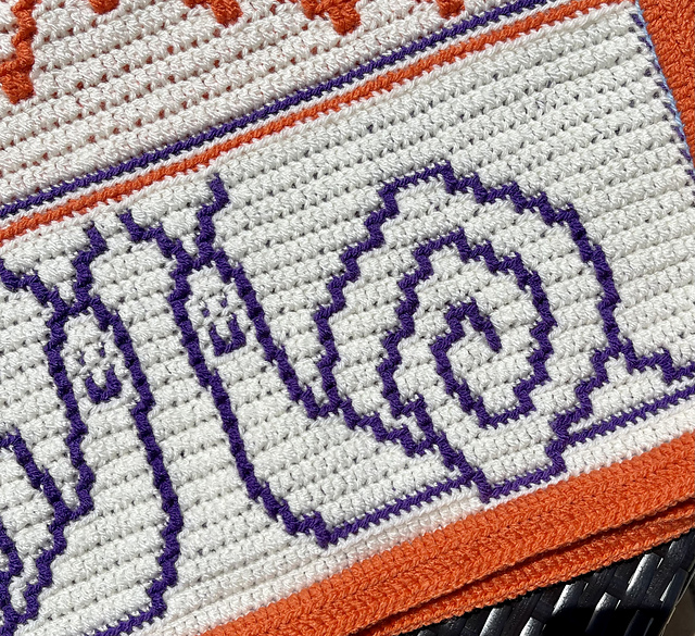 Ravelry: Stanley Snail - Overlay Mosaic Motifs pattern by Debra Friedenberg