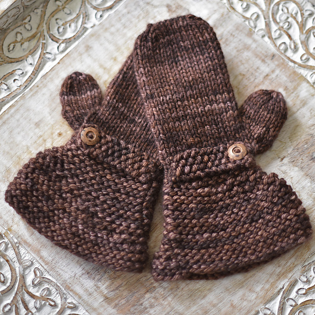 Ravelry: Alpine Ski-Style Mittens pattern by Sophia Minakais