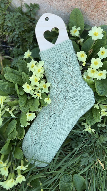 Ravelry: Willow Socks pattern by Sophie T Knits
