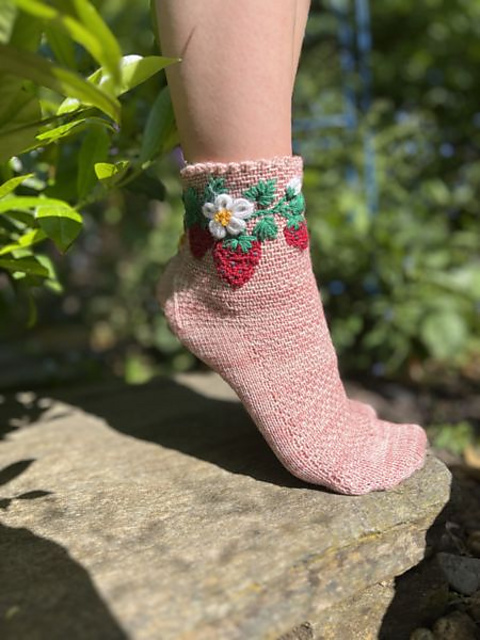 Ravelry: Strawberry Cream Socks pattern by Monika Winiarska