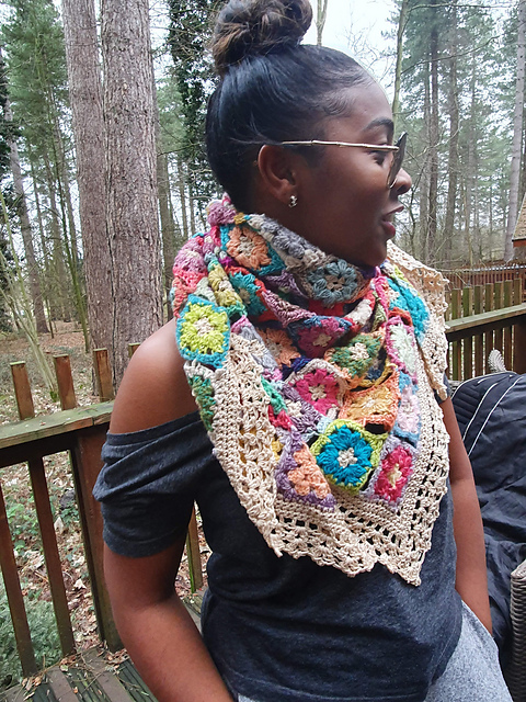 Ravelry: Iced Gem Shawl pattern by Helda Panagary