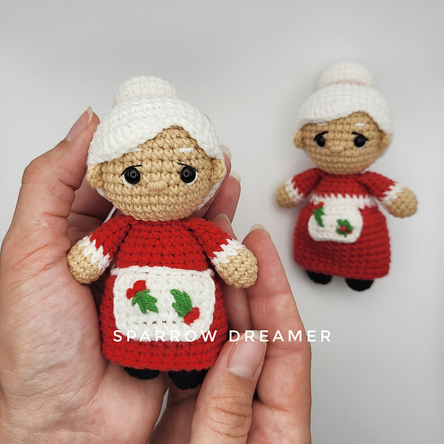 Ravelry: Mini Missis Claus pattern by Liubov Ponomarenko