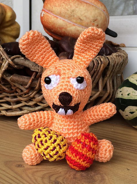 Ravelry: Jack Rabbit and his eggs pattern by Kerstin Batz