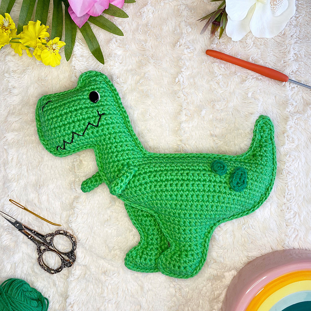 Ravelry: Tyrannosaurus Rex pattern by Spin a Yarn Crochet