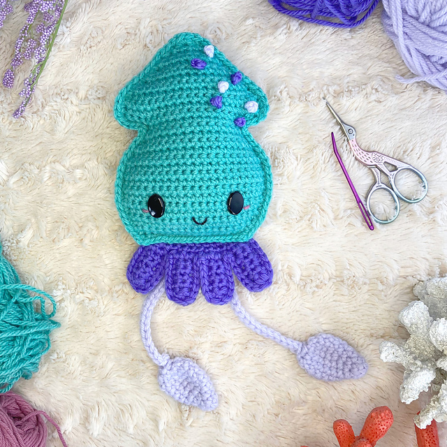 Ravelry: Squid Amigurumi pattern by Spin a Yarn Crochet