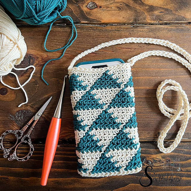 Ravelry: Phone Holder pattern by Christine Blue