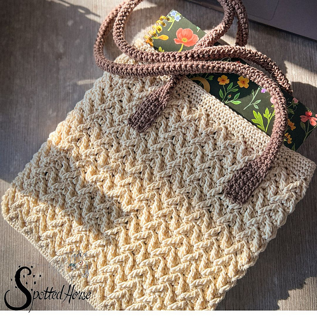 Ravelry: Laptop Tote Bag pattern by Christine Blue