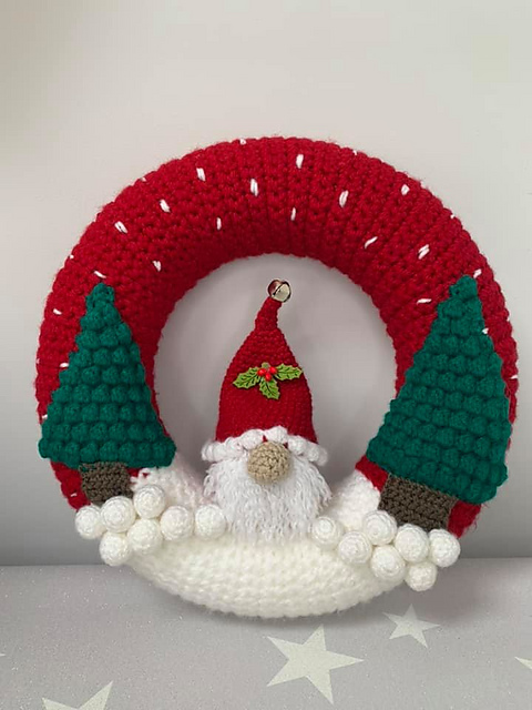 Ravelry: crochet gonk wreath pattern by selina page