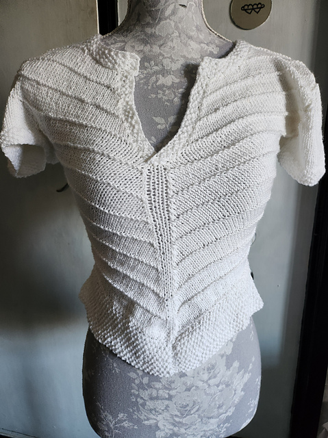 Ravelry: Pointed Top pattern by Woolly Wiccan