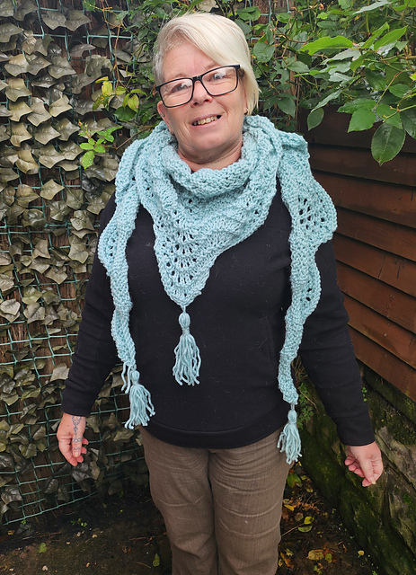 Ravelry: Feather and Fan Shawl pattern by Woolly Wiccan