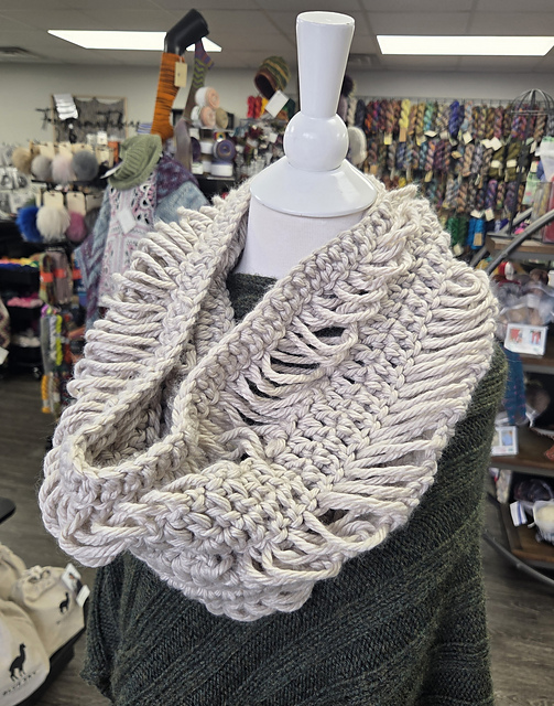 Ravelry: Drop Stitch Cowl pattern by Allena Williams