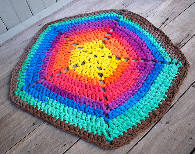 Ravelry: Crocheted rainbow rag rug pattern by Kelly George