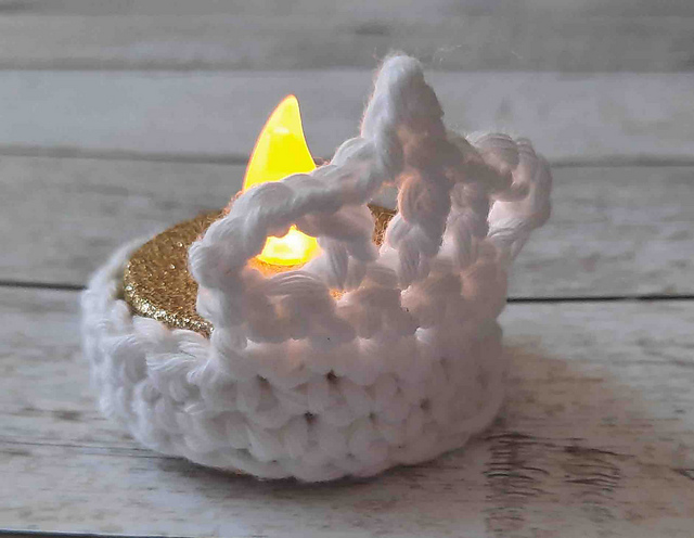 Ravelry: Tea-Light Cozies pattern by May Shehab