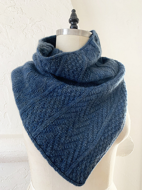 Ravelry: Rincon Cowl pattern by Stephannie Tallent