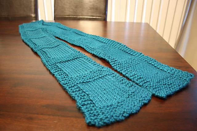 Ravelry: Thin Bordered Rectangle Scarf pattern by Stephanie Dowling