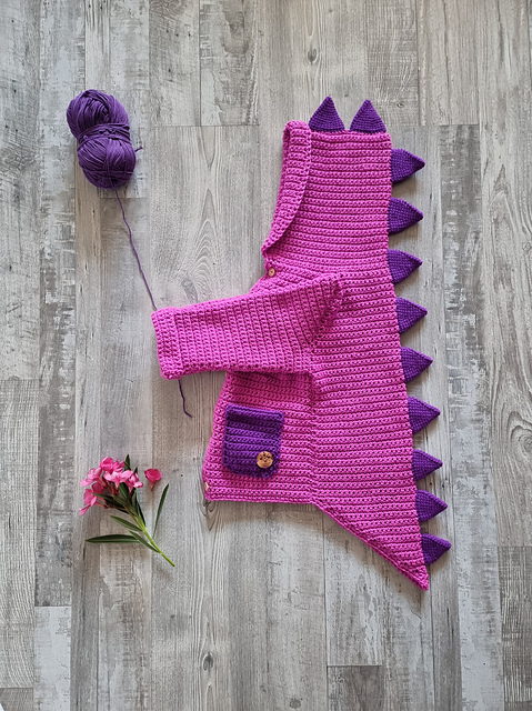 Ravelry: Dinosaur jacket pattern by StephanieTejidos