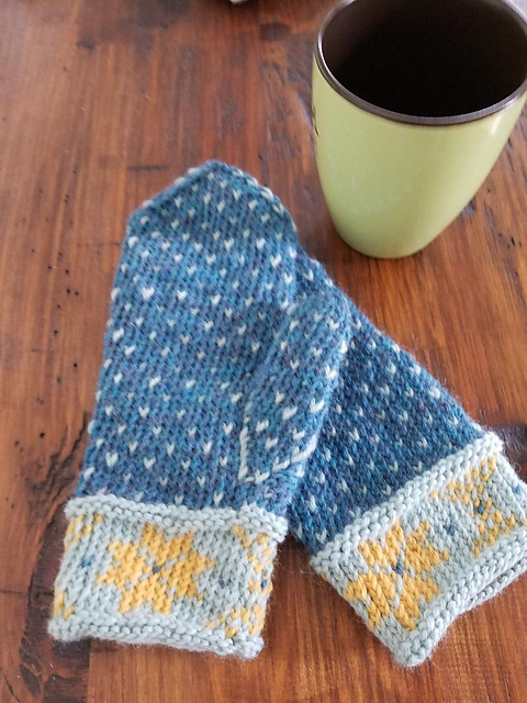 Ravelry: Snowflake Mittens pattern by Lavender Wool Designs