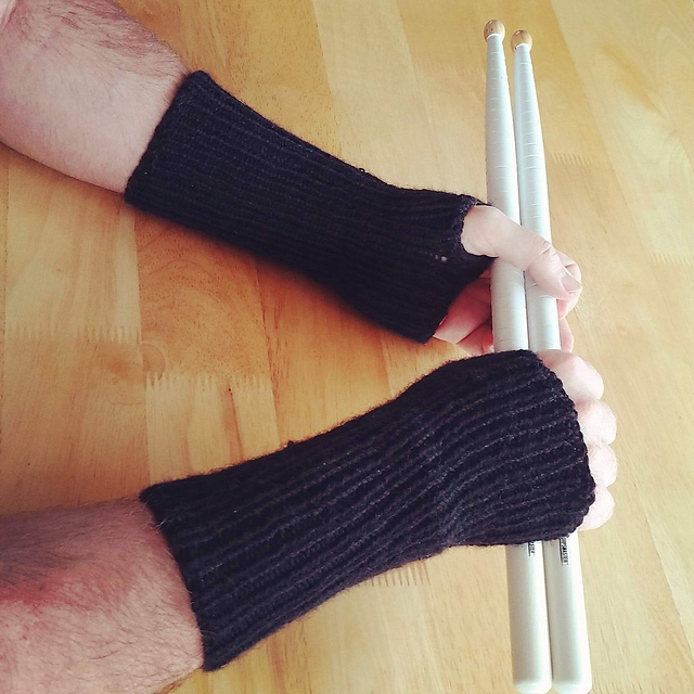 Ravelry: Drummers wrist warmers pattern by Charlotta Palmblad Pedernera