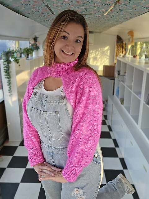 Ravelry: Sleeve Me Alone pattern by Stitchcraft & Wizardry