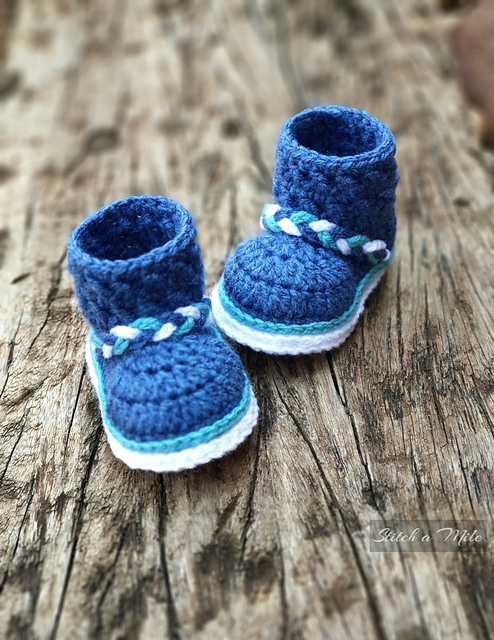 Ravelry: Criss Cross Cuff Baby Bootie pattern by Tanja Scott