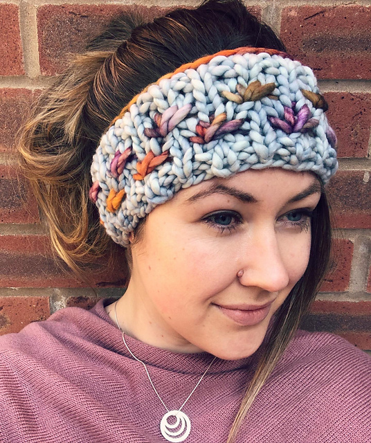 Ravelry: Leaves and Braids Headband pattern by Sarah Naylor