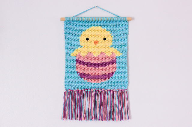 Ravelry: Little Chick Wall Hanging pattern by Jessica Jewell