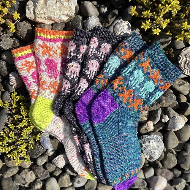 Ravelry: Jolly Jellyfish socks set pattern by Stone Knits